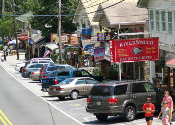 Chimney Rock Village - Chimney Rock at Chimney Rock State Park